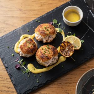 Gordon Ramsay's Crab Cakes Recipe: Lump Meat Luxury With Lemon Aioli ...